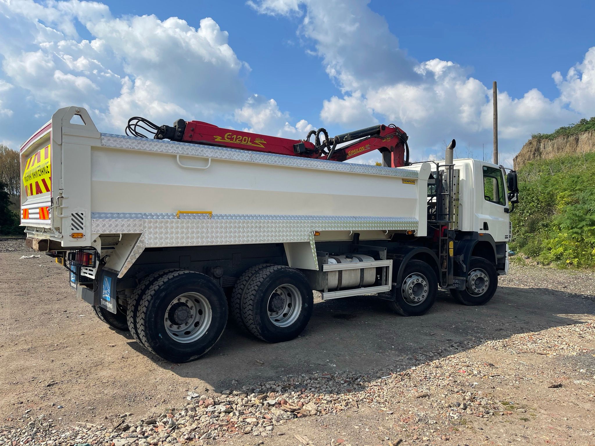 Benefits of Grab Hire Esher for Construction Projects