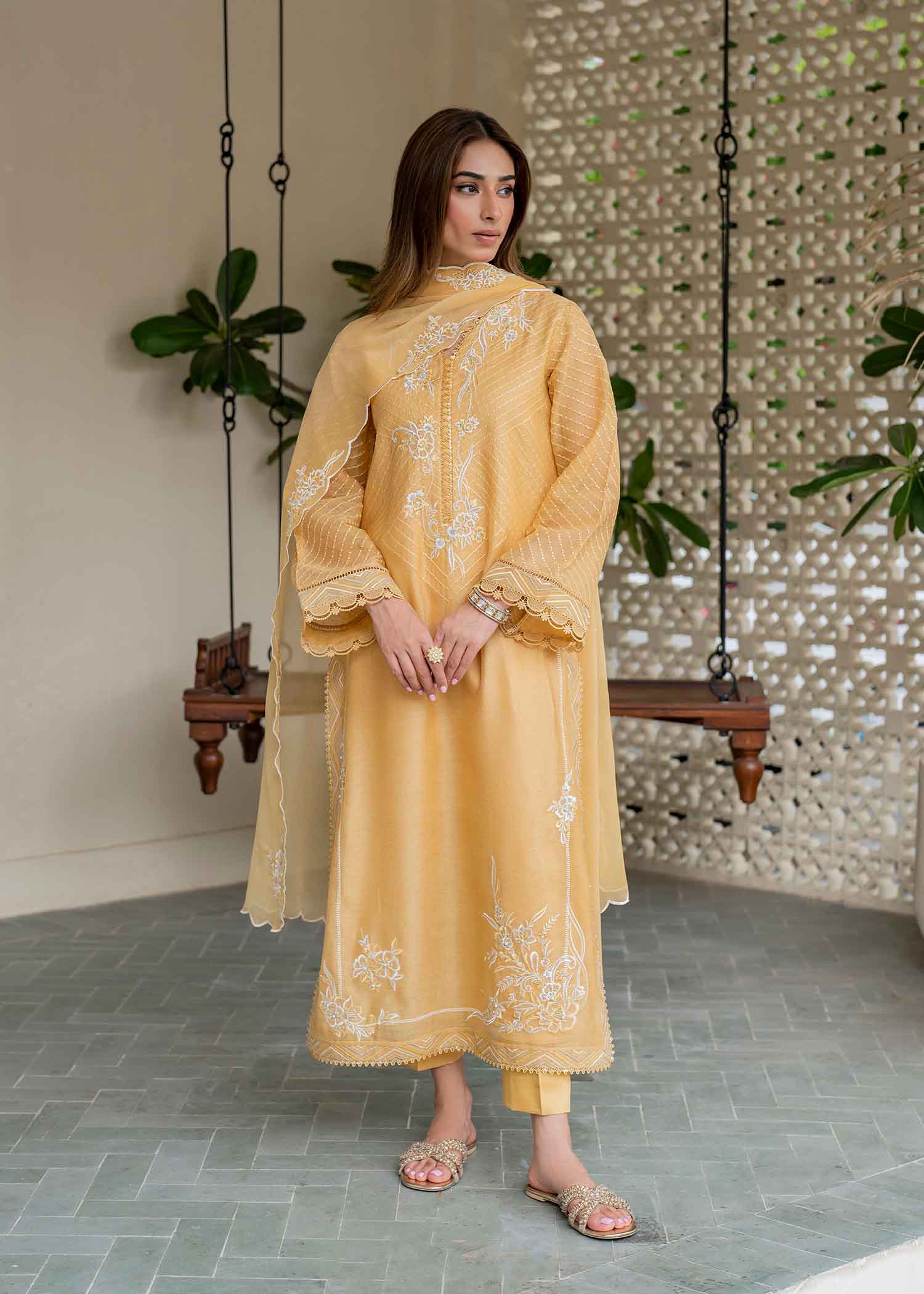Understanding Luxury Pret Pakistan: Style, Fabric, and Culture