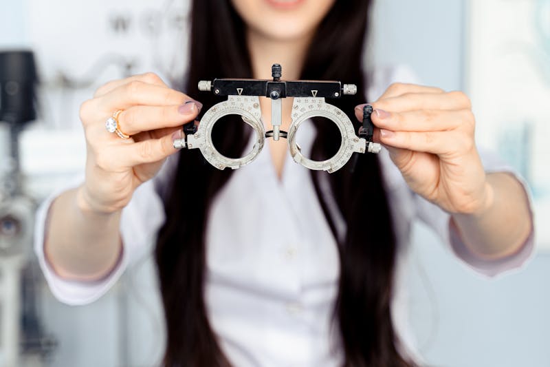 How To Use Ortho-K Lenses Effectively for Vision Correction?